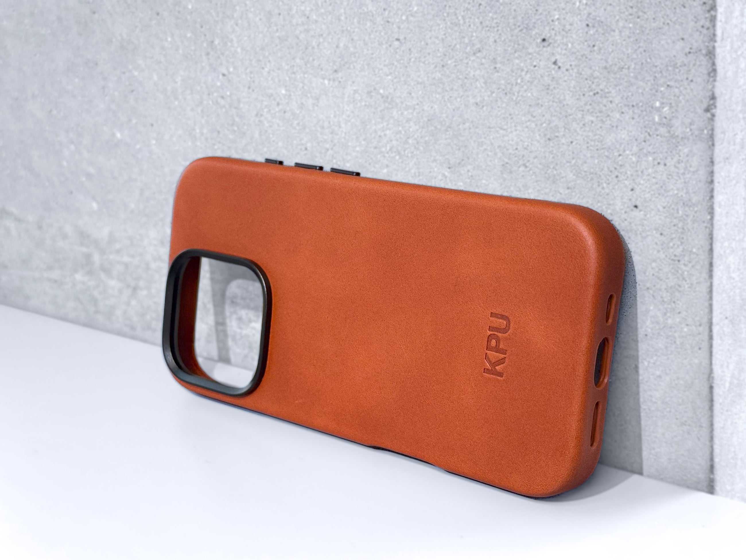 Leather iPhone 16 Pro Shell Case Metal, MagSafe - Dark Brown - RYAN London