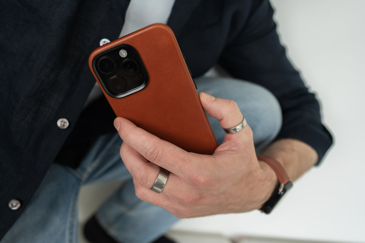 Leather iPhone 16 Pro Max Shell Case Metal, MagSafe - Saddle Brown ...